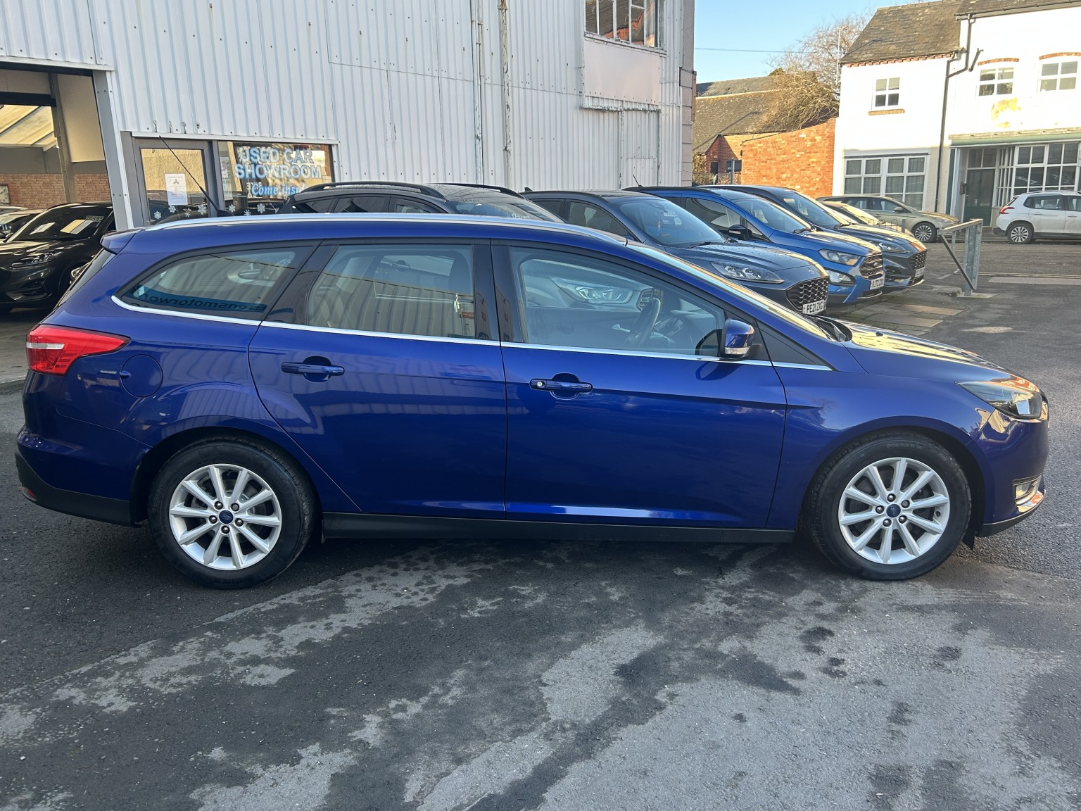 Used FORD FOCUS 2015 Blue for sale - £7495 in Leominster, Herefordshire ...