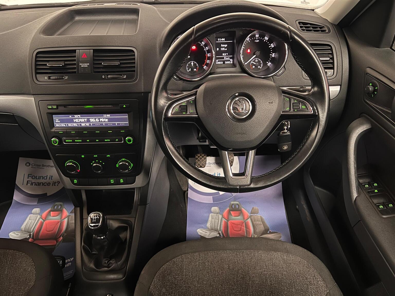 Used SKODA YETI 2014 White for sale - £7995 in Towcester ...