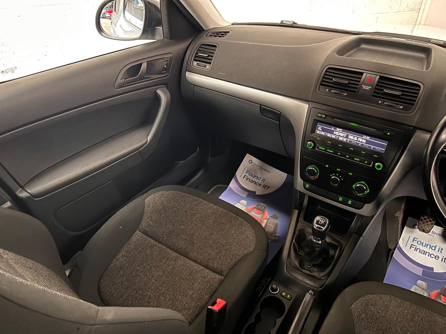 Used SKODA YETI 2014 White for sale - £7995 in Towcester ...