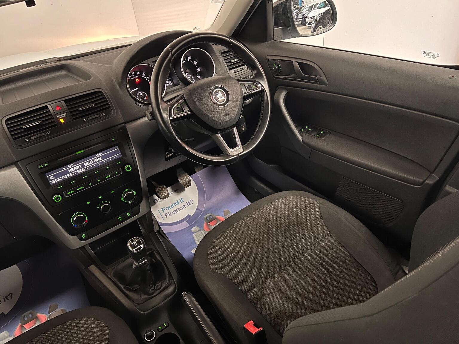 Used SKODA YETI 2014 White for sale - £7995 in Towcester ...