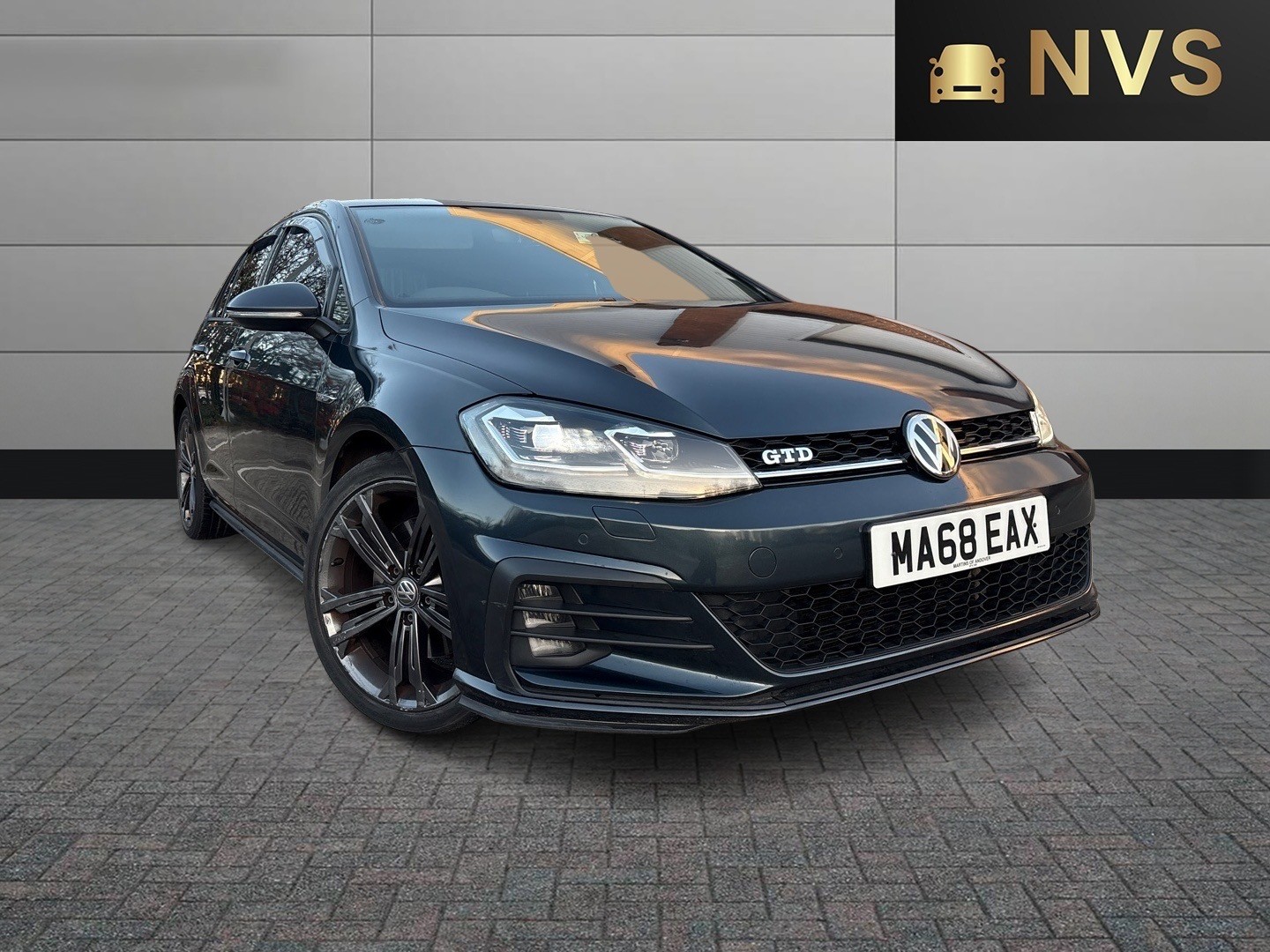 Used VOLKSWAGEN GOLF 2018 Blue for sale - £12495 in Swindon, Wiltshire ...